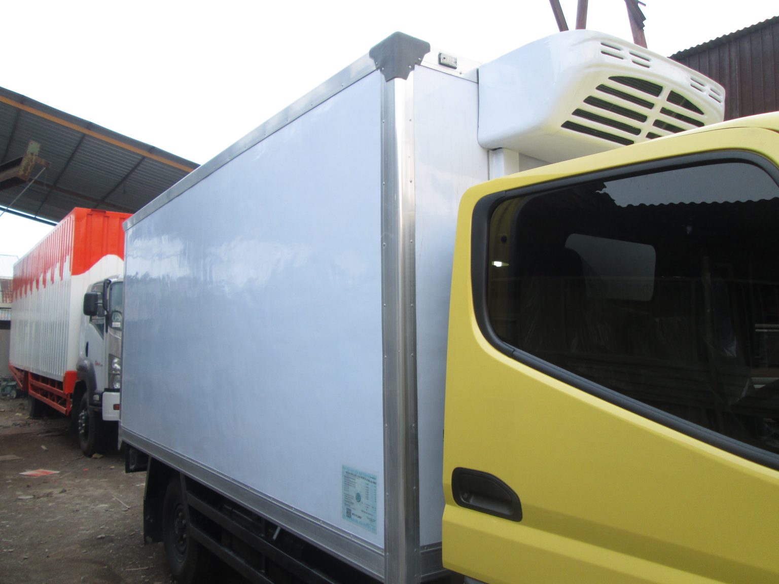 BOX FIBERGLASS - KAROSERI BODY TRUCK
